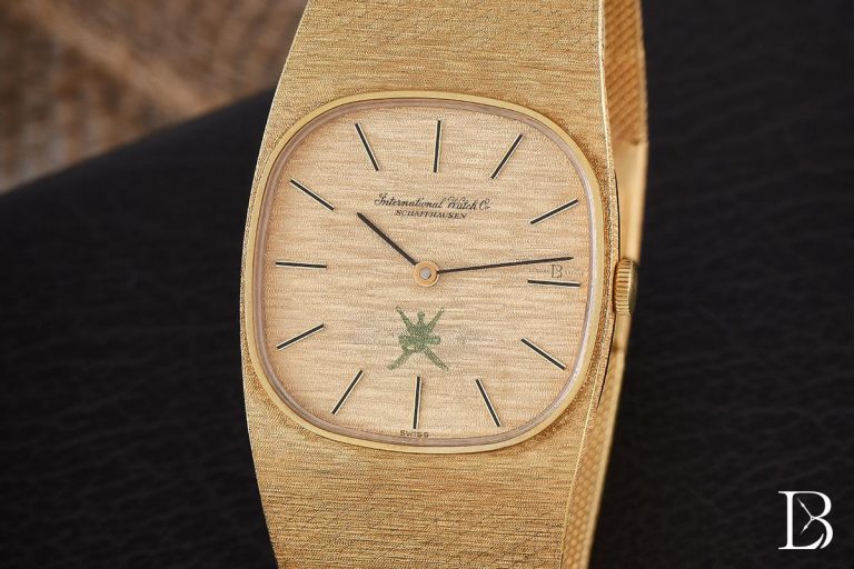 What is a Khanjar Dial Watch?